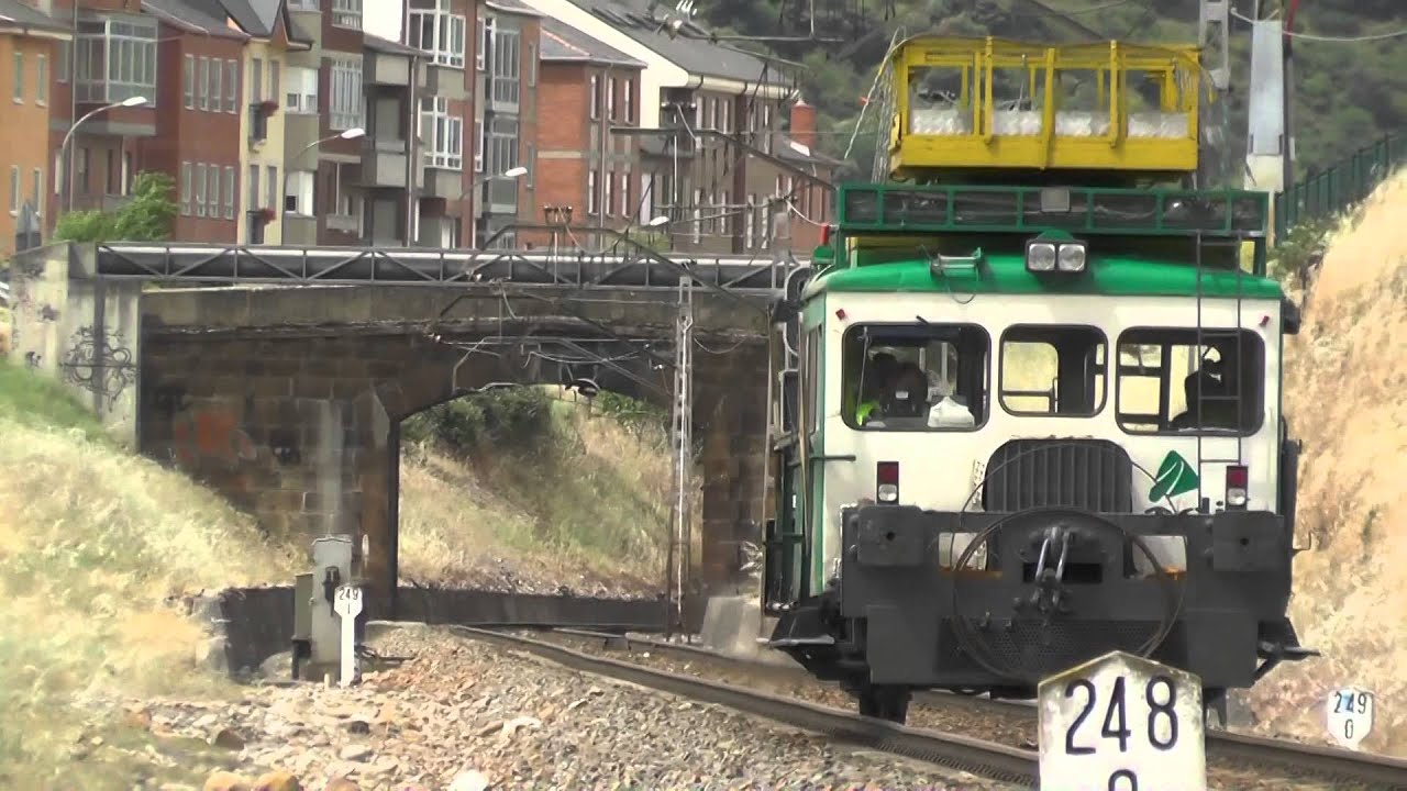 Dresina llegando a Ponferrada 6-06-2014 - YouTube