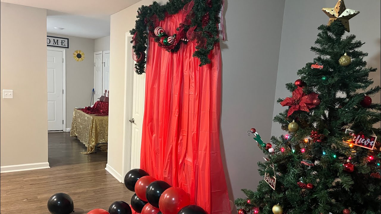 Dollar Tree DIY Party Backdrop: Christmas Party - YouTube