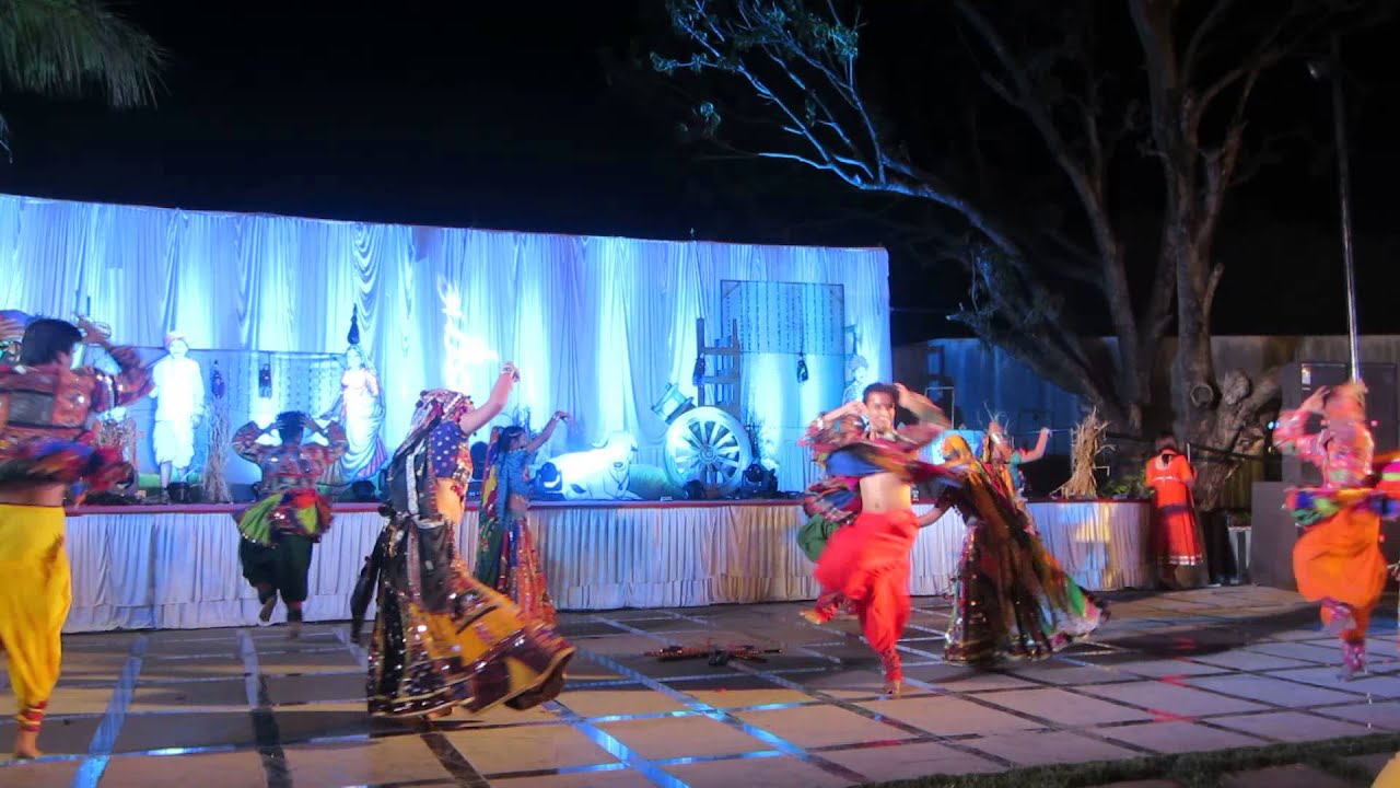 Dholi taro dhol baje | Garba | Dandiya | Choregraphy - AMIT DUBEY ...