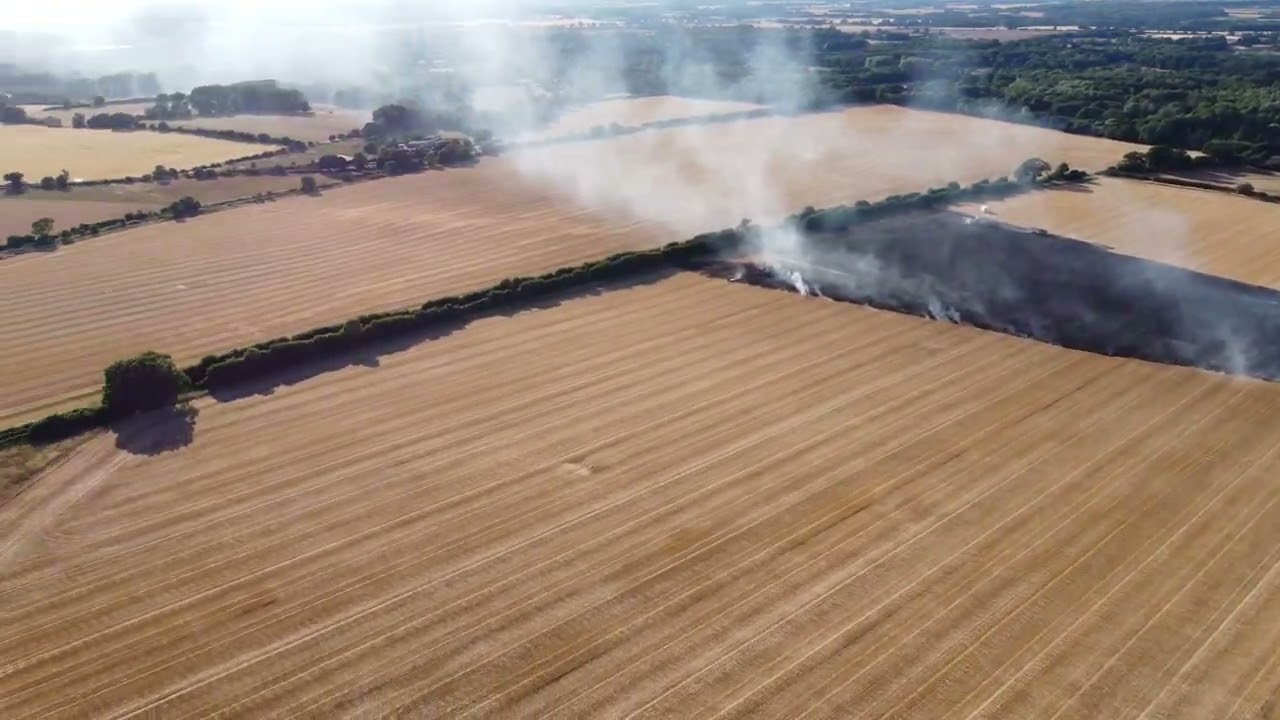 Stubble fire near Hoe on 10 Jul 2022. - YouTube