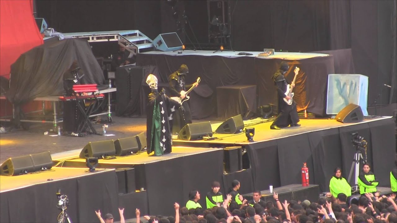 Ghost en Chile 2013 - Monstrance Clock - YouTube