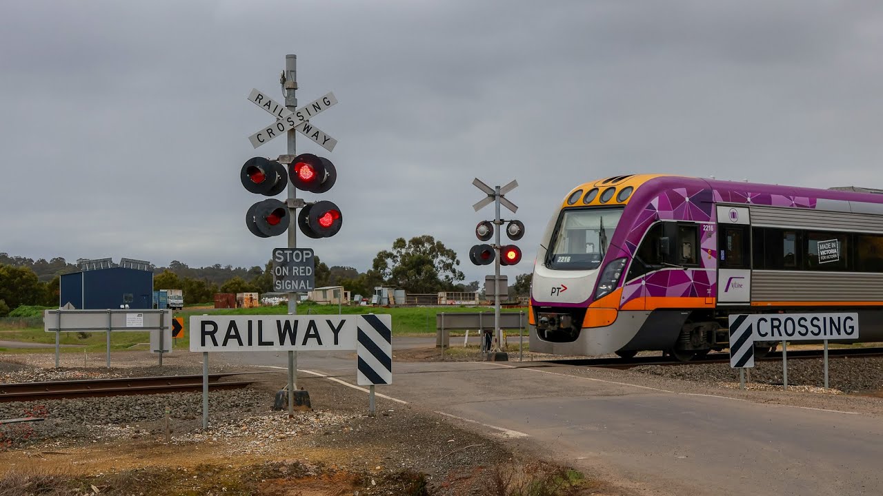 Racecourse Road, Beaufort, Vic | V/Line Railway Crossing | Before ...