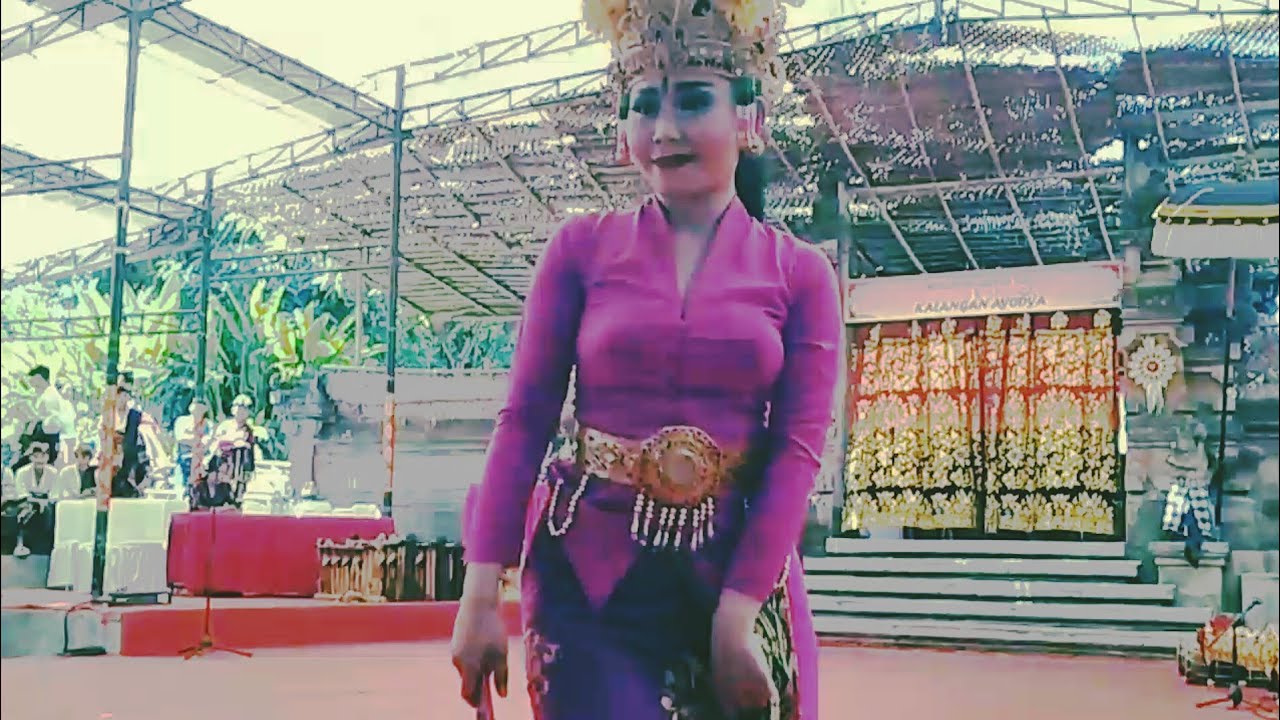 Penari Joged Diibing Nak Nik Nik - YouTube