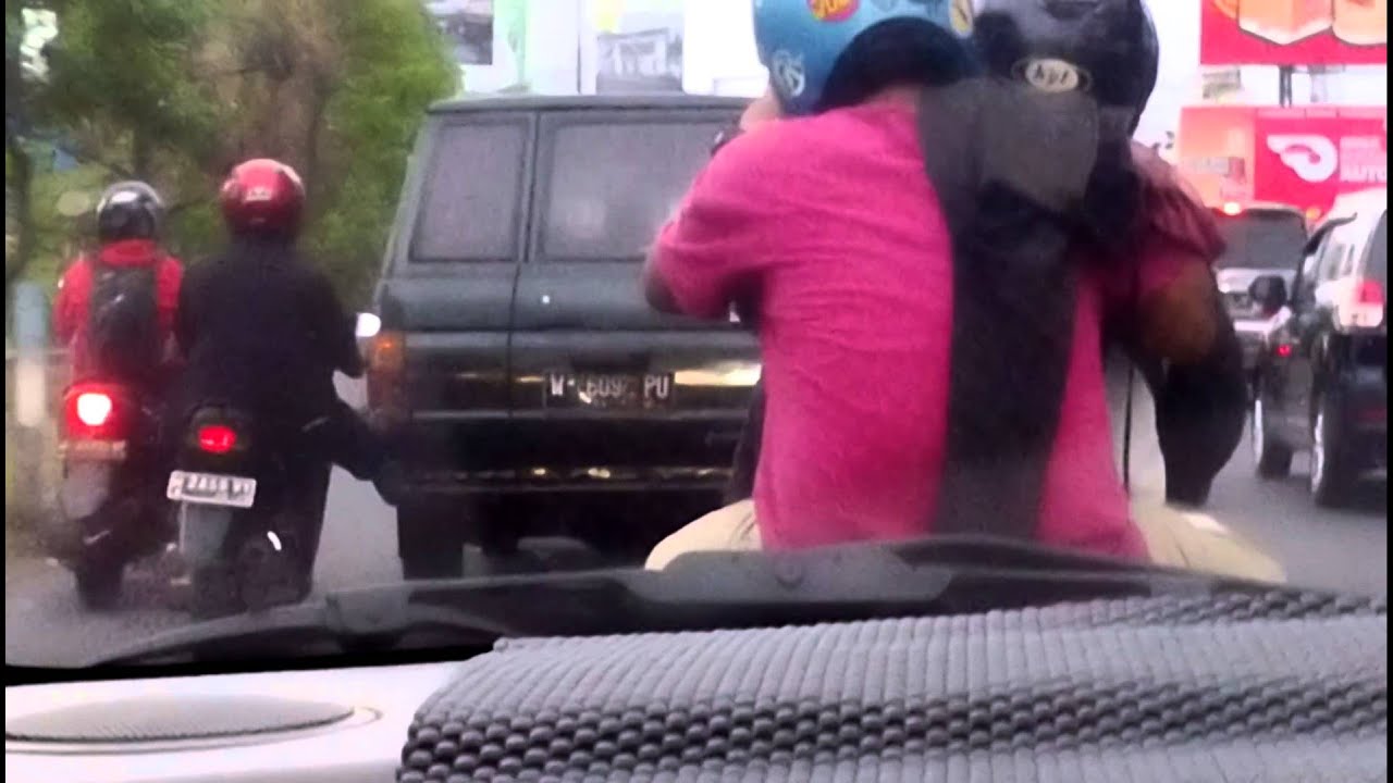 Amazing... Mobil di dorong motor... - YouTube