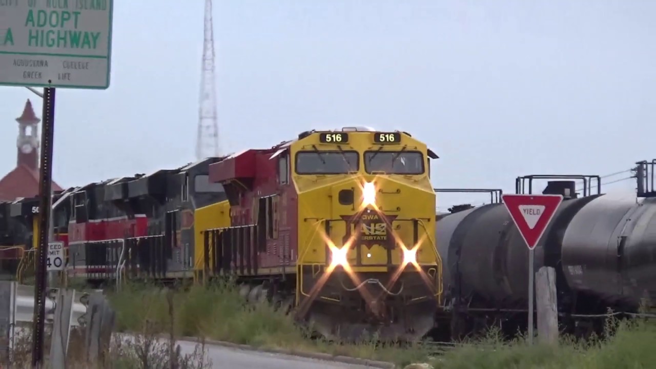 IAIS CBBI 516 & 513 meet CP Local at Moline siding September 19, 2019 ...