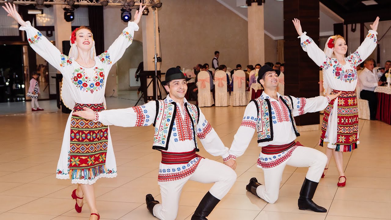 Dansatori - Razaseasca / Festiv.md nunta - YouTube