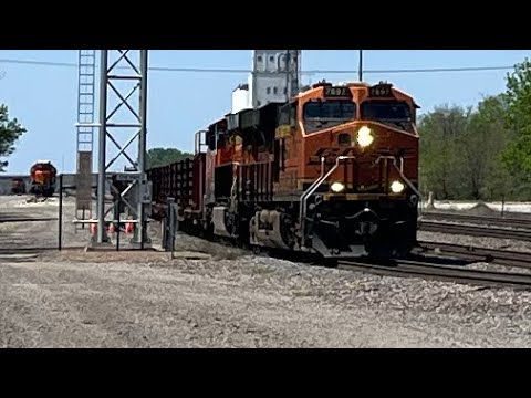 BNSF 7897 - Emporia, KS 4/17/24 - YouTube