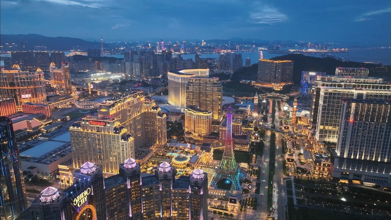 「Fly Through Macau」4K Aerial Photography - YouTube