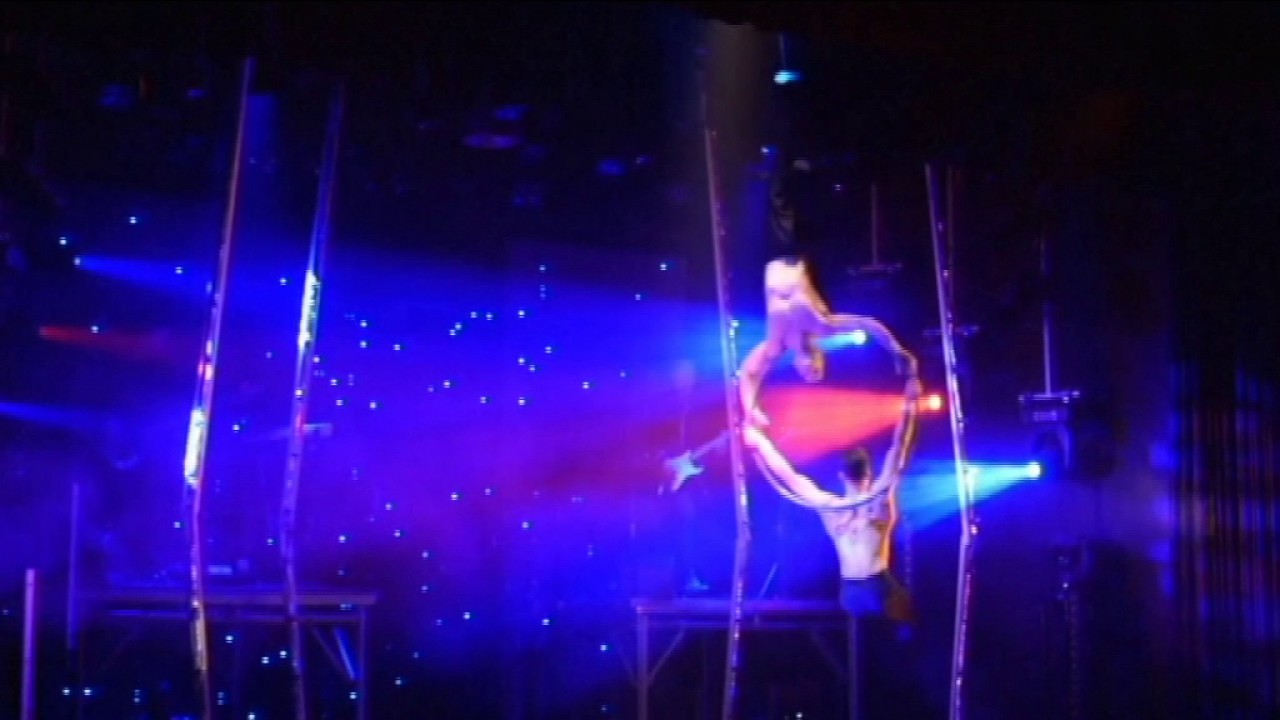 Aerial hoop act by Brandon & Brennan 1686 / www.maximaaa.com - YouTube