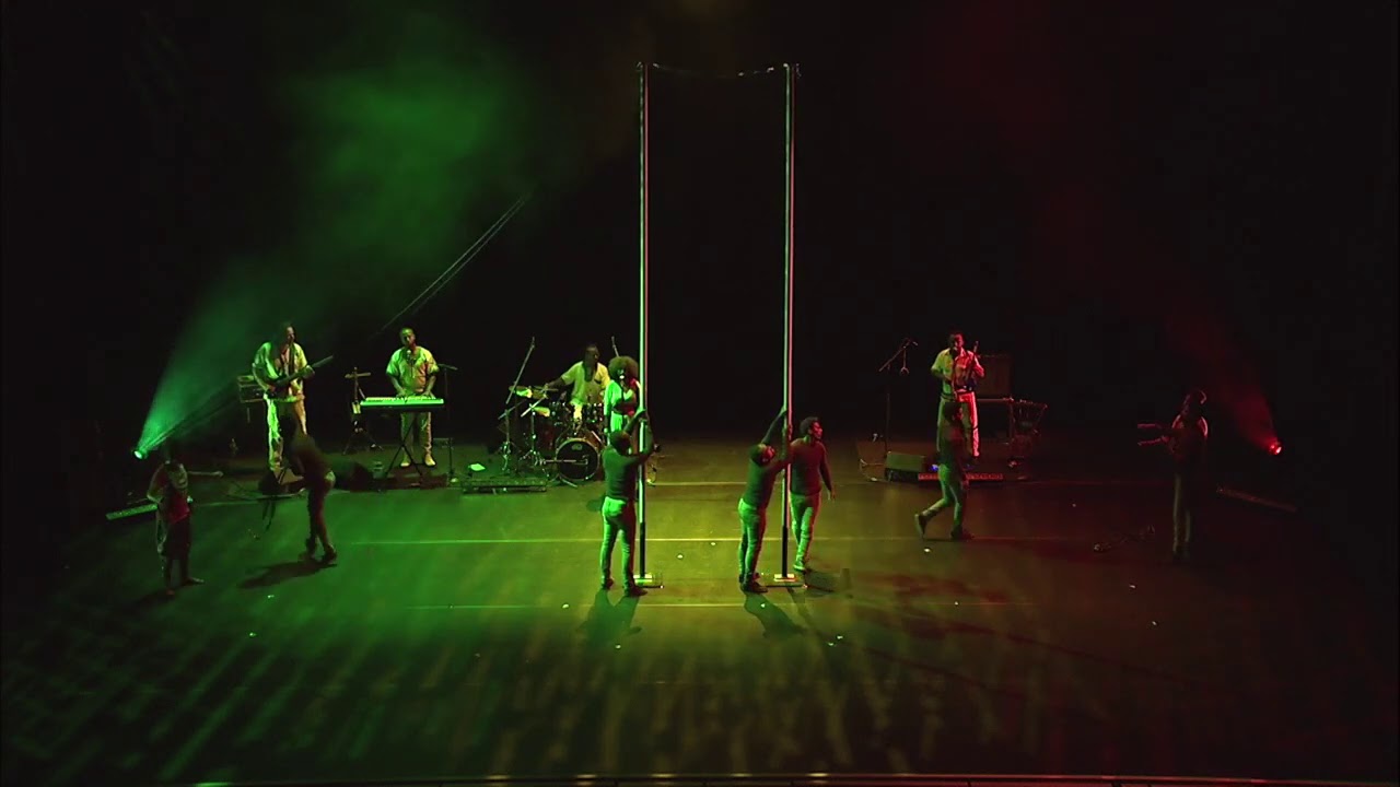 Circus Abyssinia Chinese Pole Rigging - YouTube