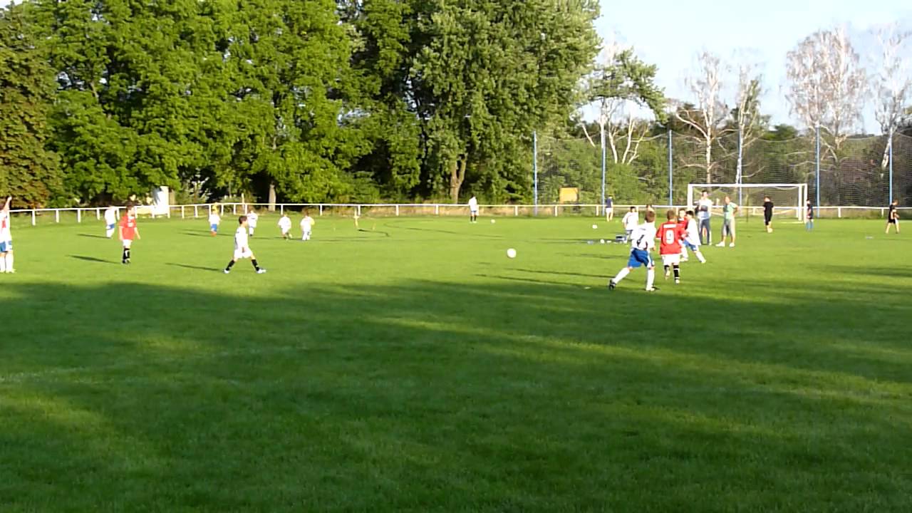 Martin Halanda 0:4 (Tesárske Mlyňany U13 - Nevidzany U13 1:6) - YouTube