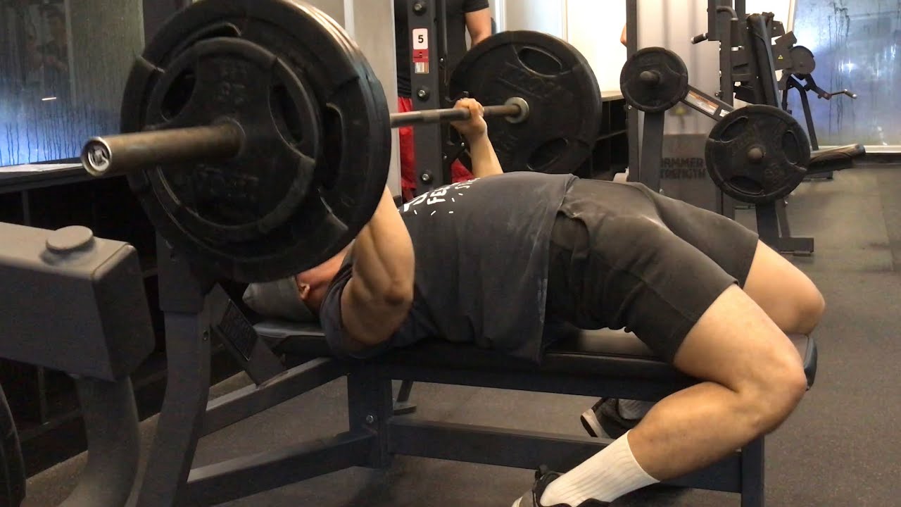 275lb Bench Press for 6 reps - YouTube