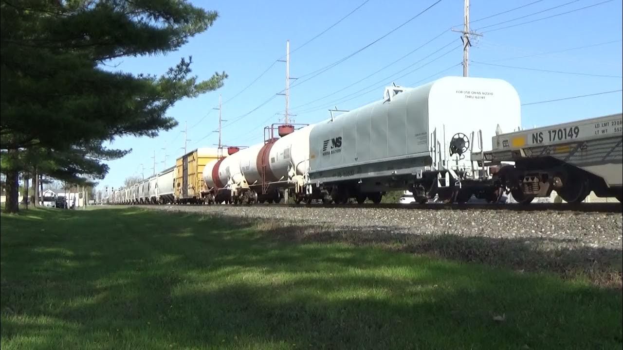 NS 310 crawls through Swanton with NS & UP power - YouTube