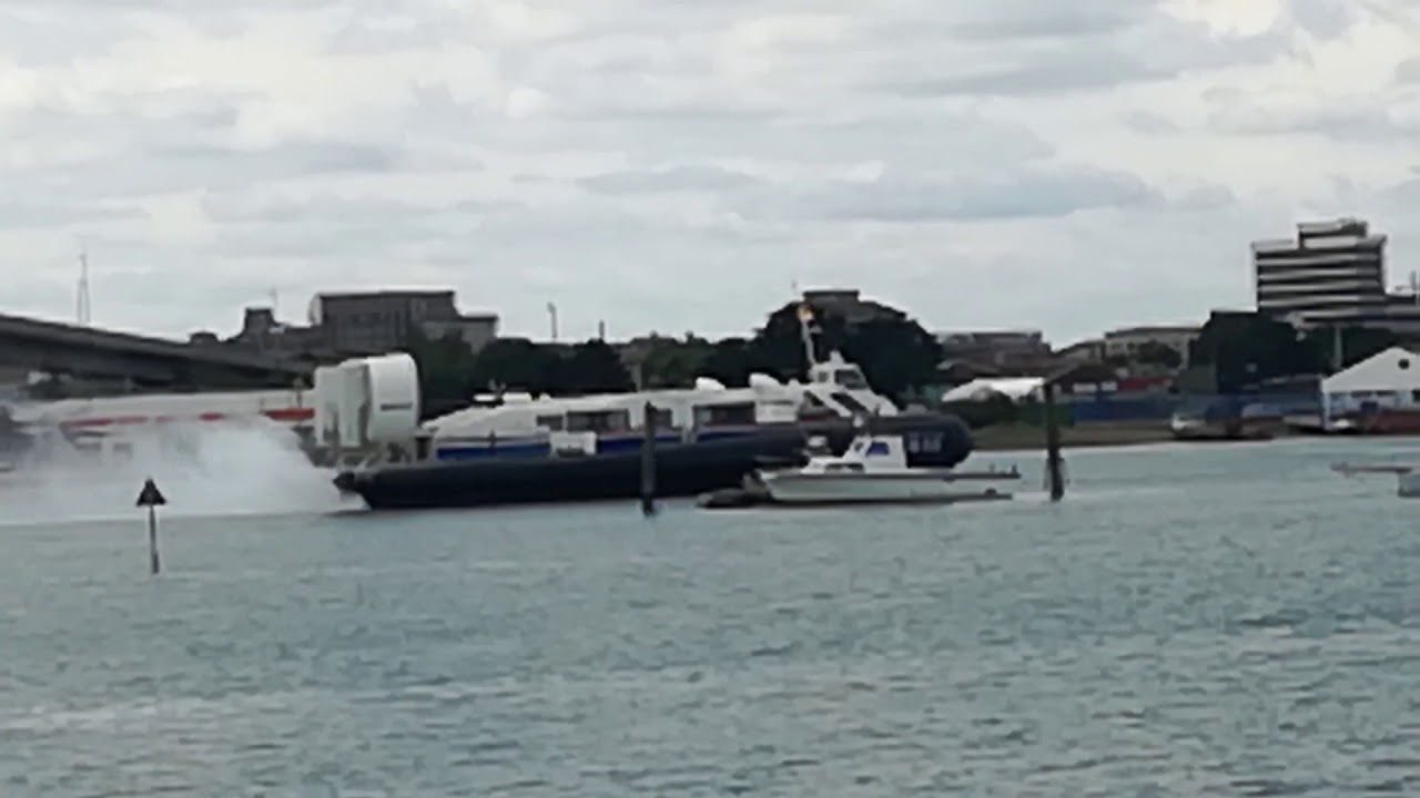 solent express hovercraft - YouTube