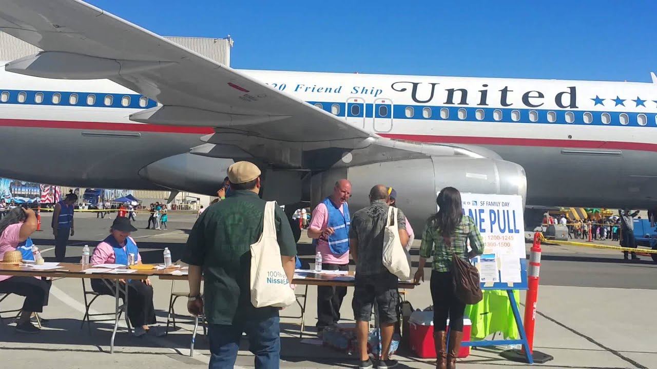 United A320 APU Start up - YouTube