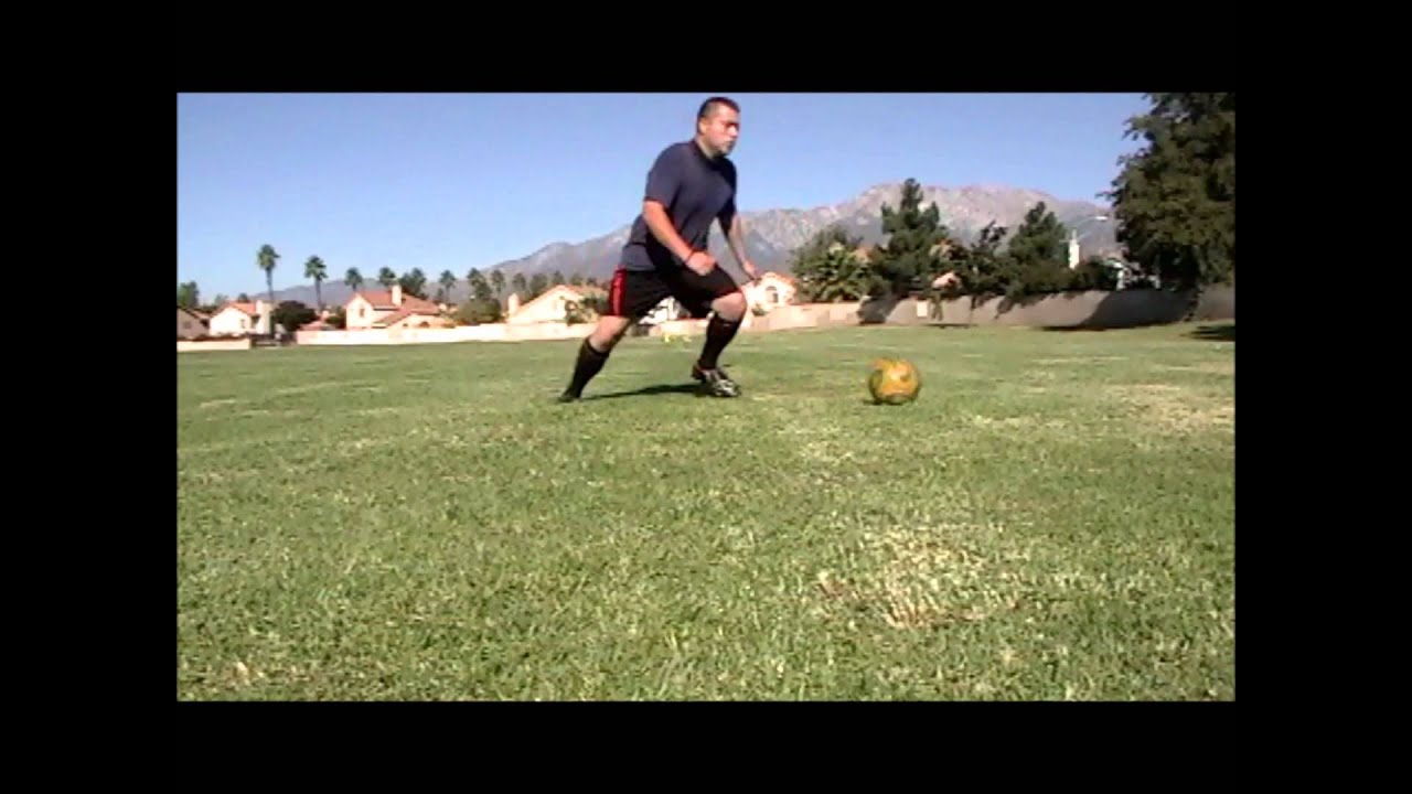 Learn Basic Soccer Football Move "Pele heel switch" - YouTube