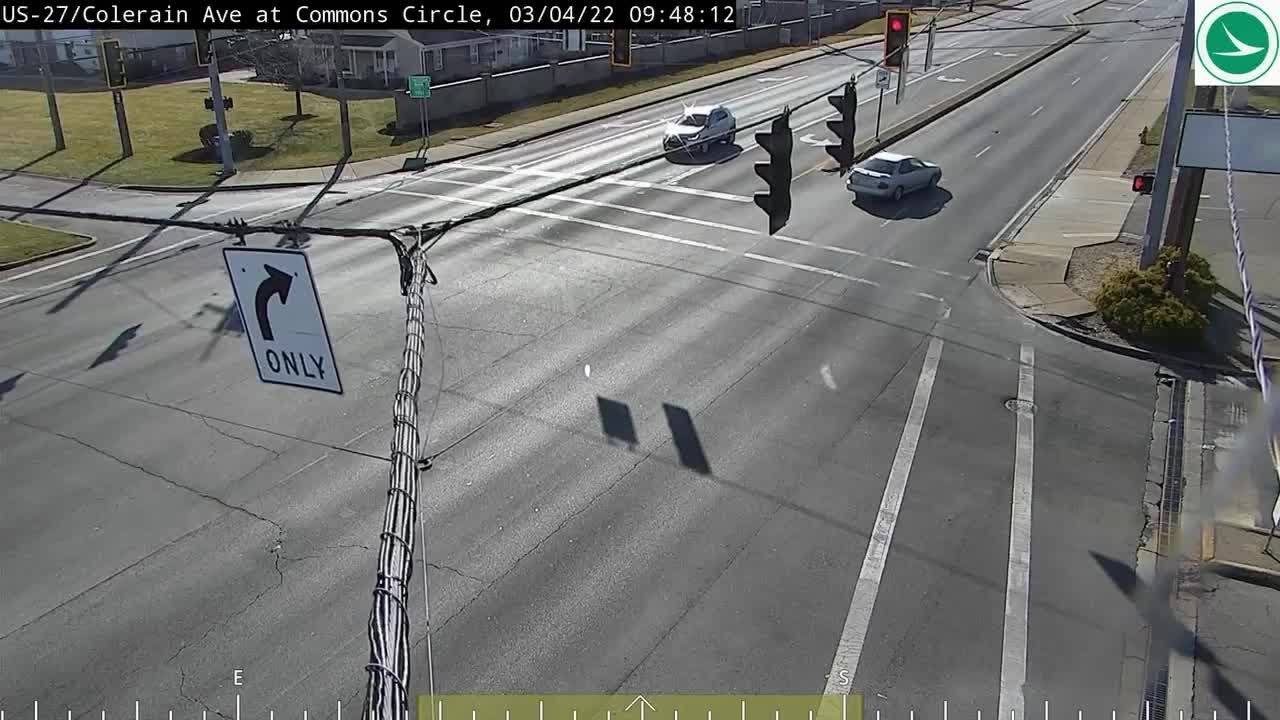 RAW: Speeding driver runs through red light, slams into car causing ...