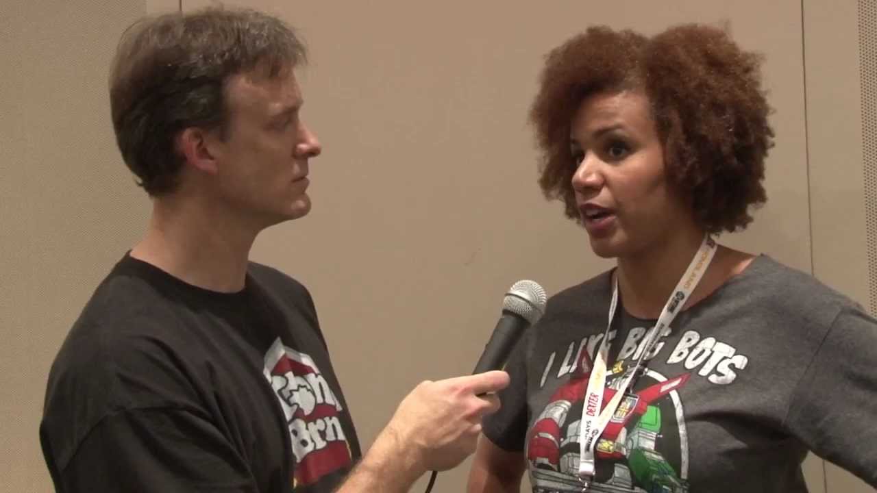 NYCC Interview: Traci Todd from Viz Media for Voltron Panel - YouTube