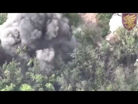 🇷🇺Russian armored vehicle BTR-82 targeted by artillery from 🇺🇦Ukraine's 95th Air Assault Brigade