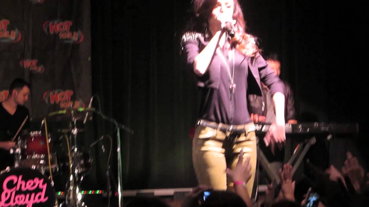 Swagger Jagger - Cher Lloyd - Winter Wonderland - YouTube