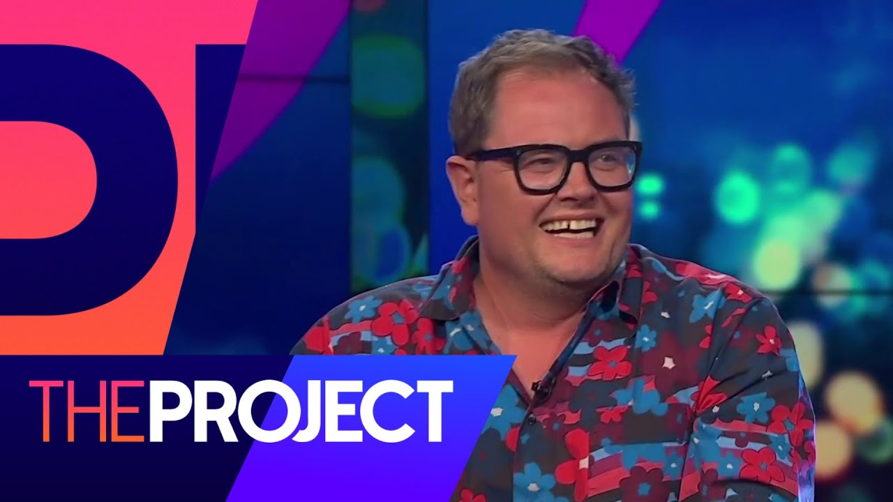 Comedian Alan Carr live at the desk! | The Project NZ - YouTube