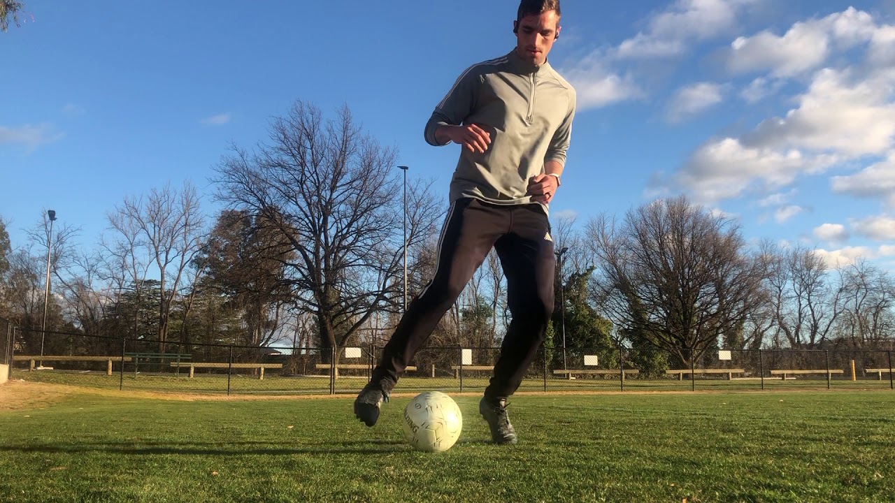 Soccer Dribbling Roll Overs Stationary - YouTube