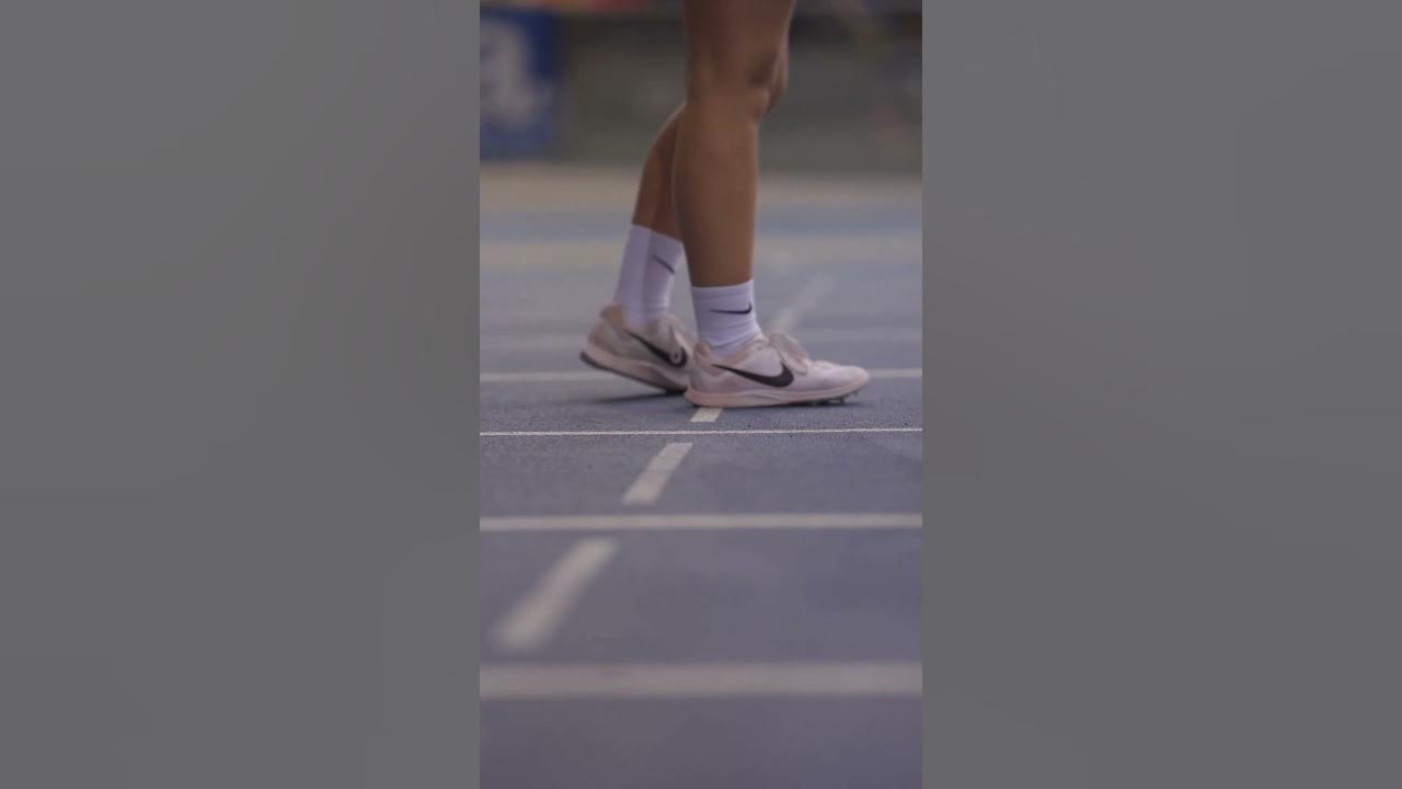 1500m Pista Cubierta - YouTube