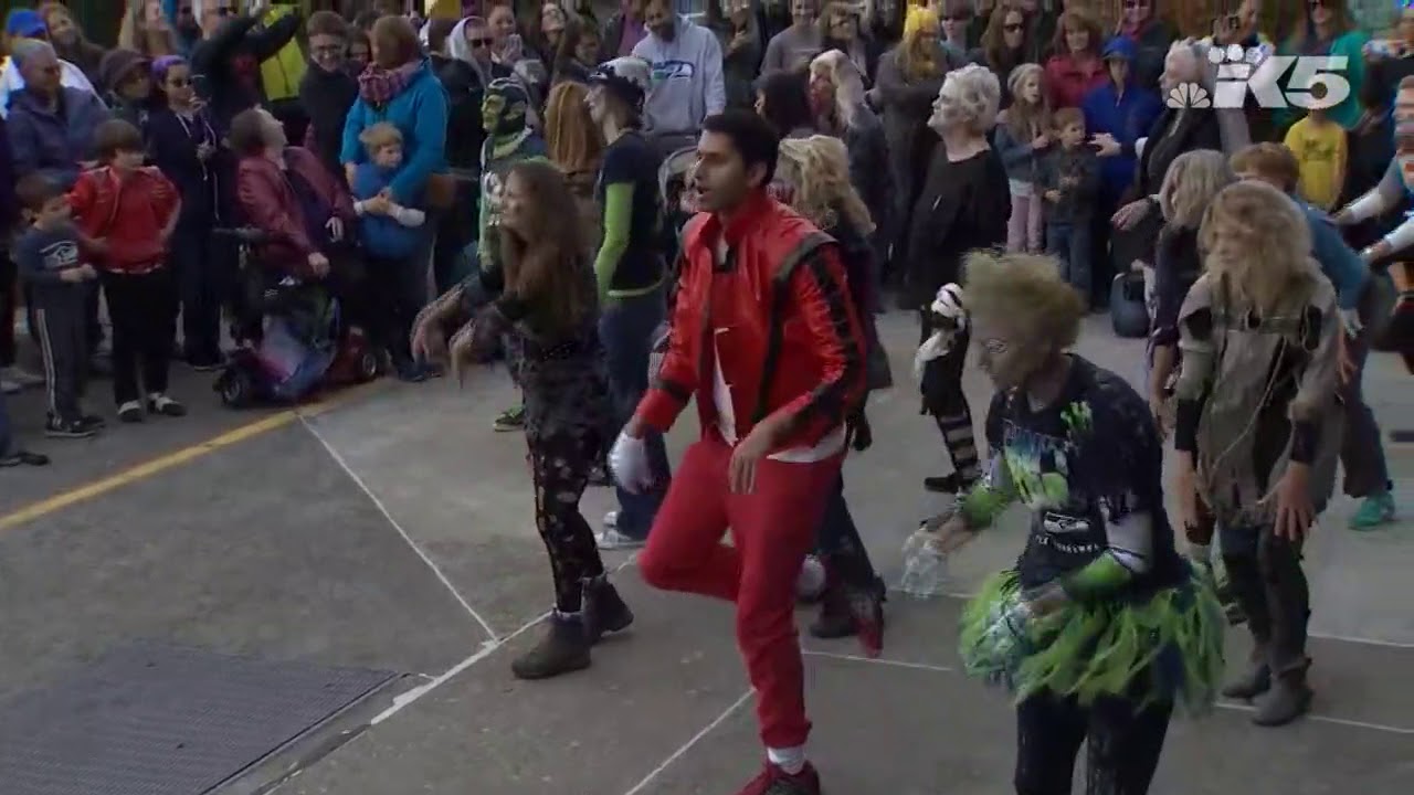 'Thriller' Flash Mob in Seattle - YouTube