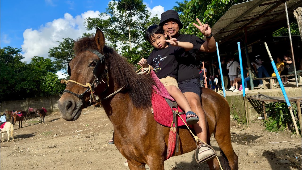 Zyion First horse ride - YouTube