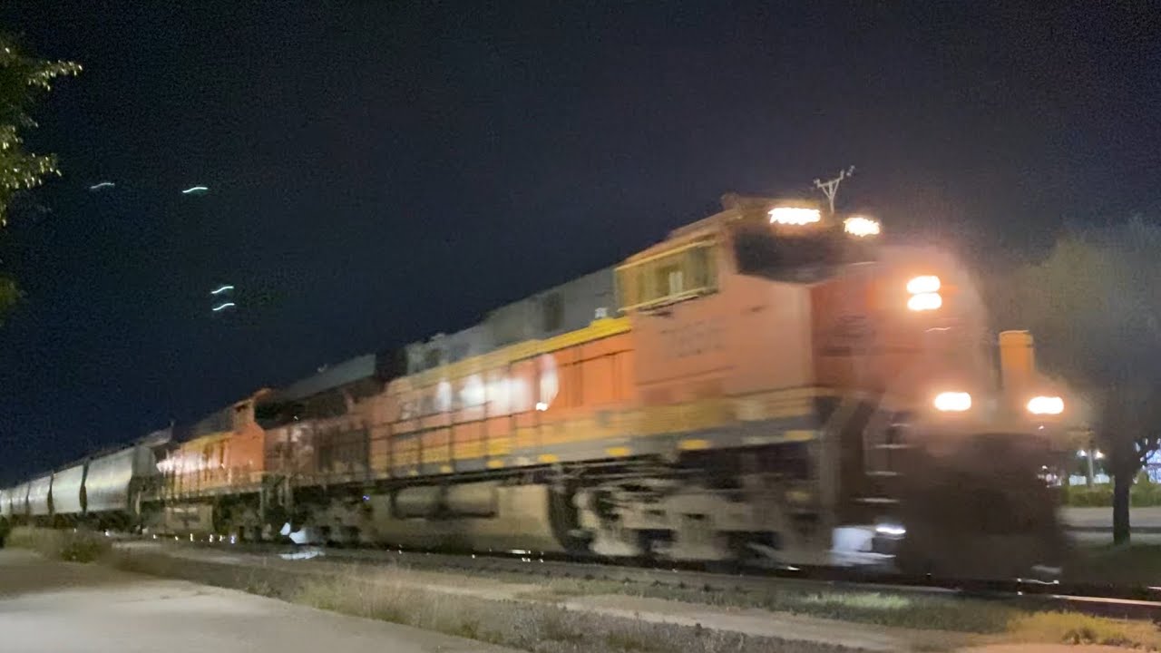 Tren rumbo al sur con dos BNSF y dos NS #7856 #7337 BNSF remotas #4559 ...