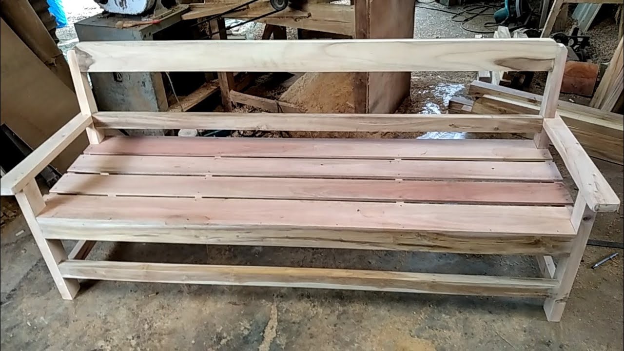 Ternyata begini teknik tukang kayu ini Membuat kursi panjang dari kayu ...