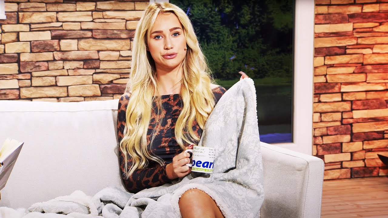 Wenn Monika sich in diese Decken einmümmelt, kann sie richtig gut entspannen | PEARL TV - YouTube