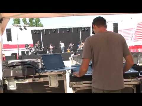 Le Chanteur Shake en concert à palavas le 7 juillet 2011 - YouTube