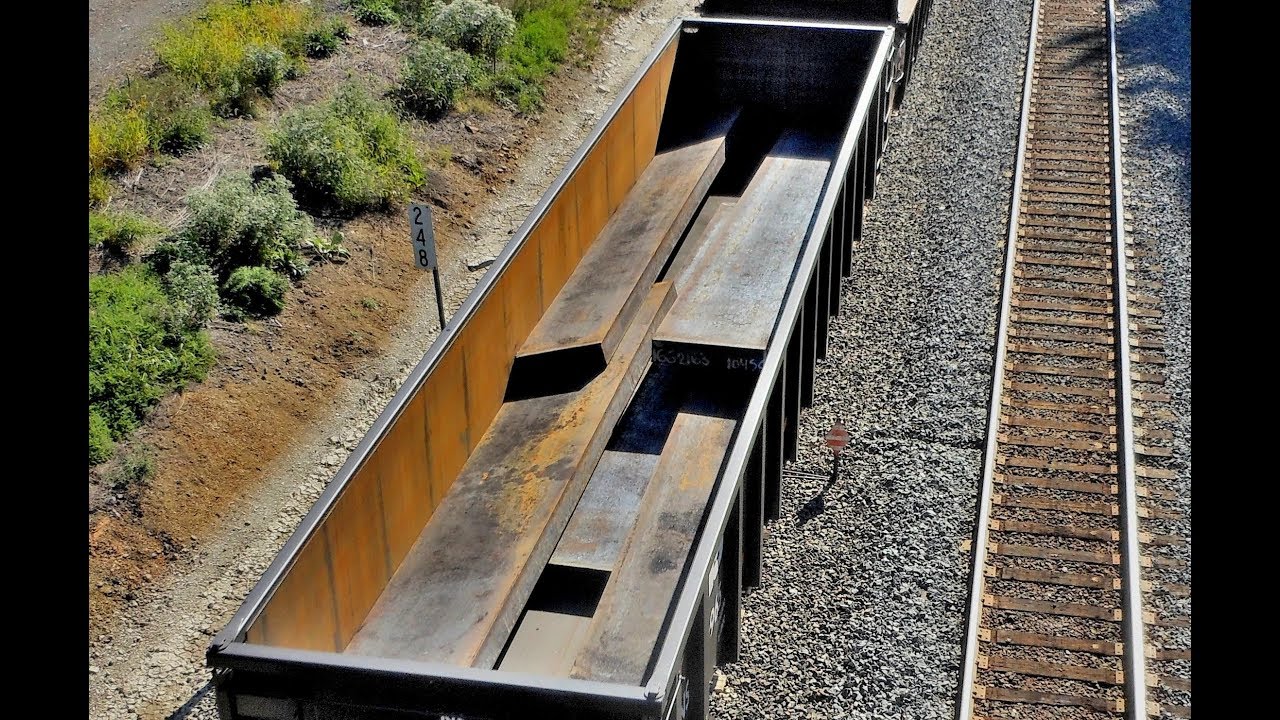 Loaded Gondolas - RR Ties & 30 Ton Steel Slabs - YouTube