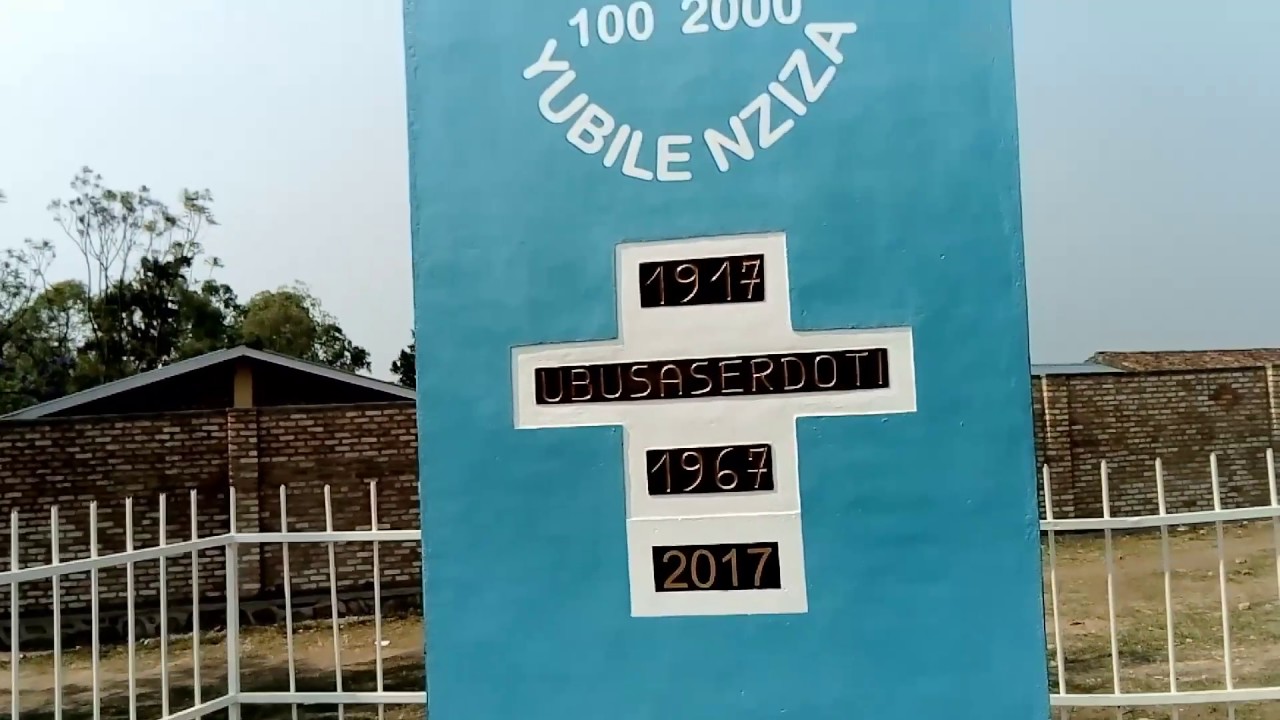 Monument du jubilé sacerdotal à Kabgayi au Rwanda - YouTube