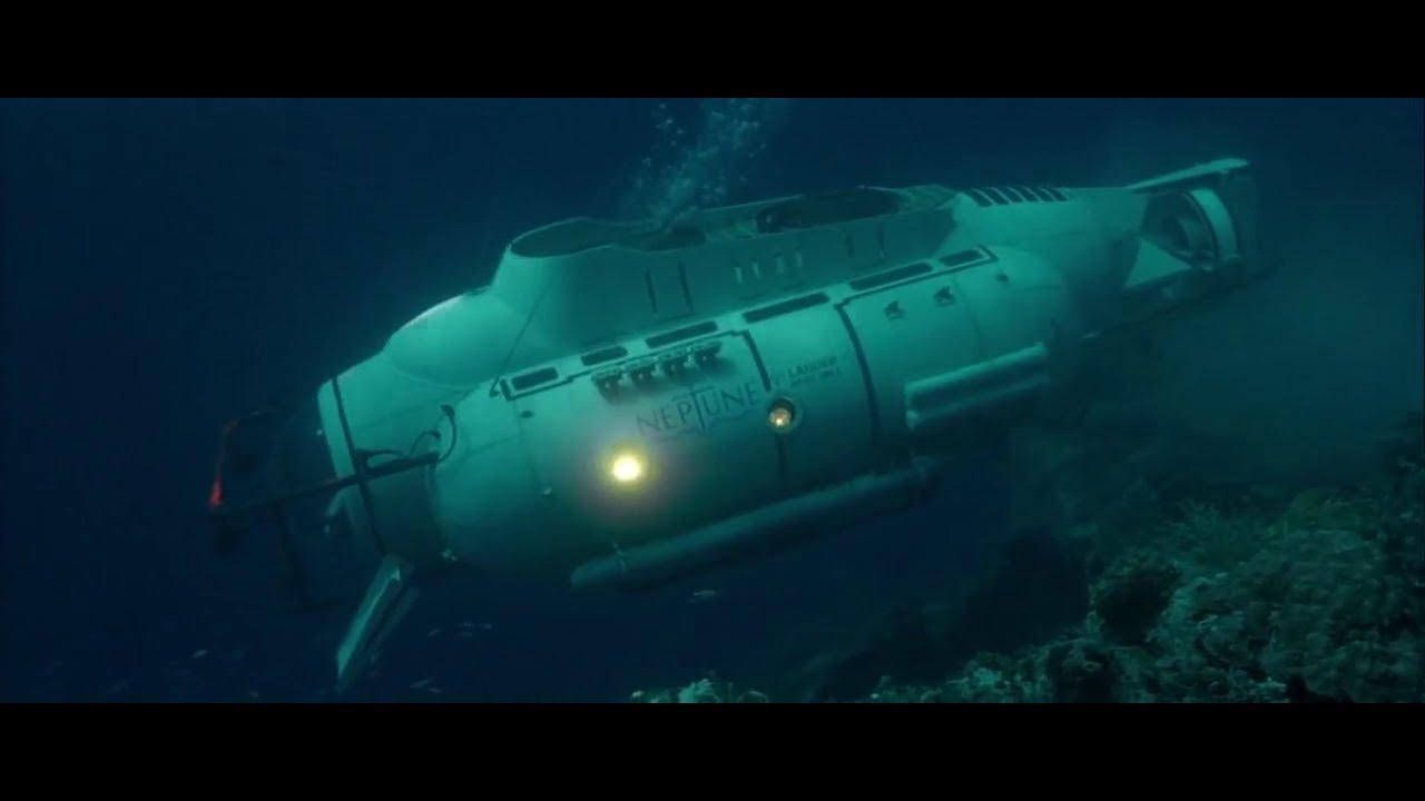 James Bond - submarine scene - YouTube