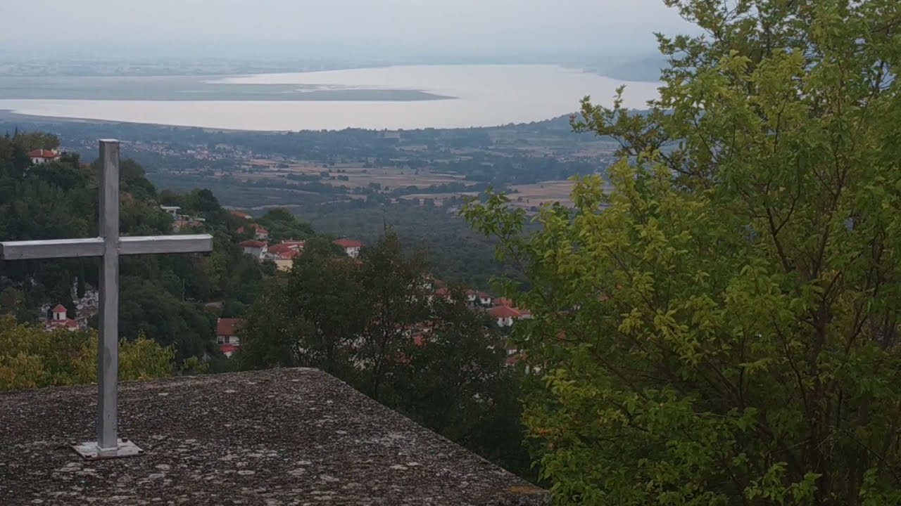 Η ΛΙΜΝΗ ΚΕΡΚΙΝΗ ΑΠΟ ΤΗΝ ΑΝΩ ΠΟΡΟΙΑ ΤΟ ΕΚΚΛΗΣΑΚΙ ΑΓ.ΓΕΩΡΓΙΟΣ - YouTube