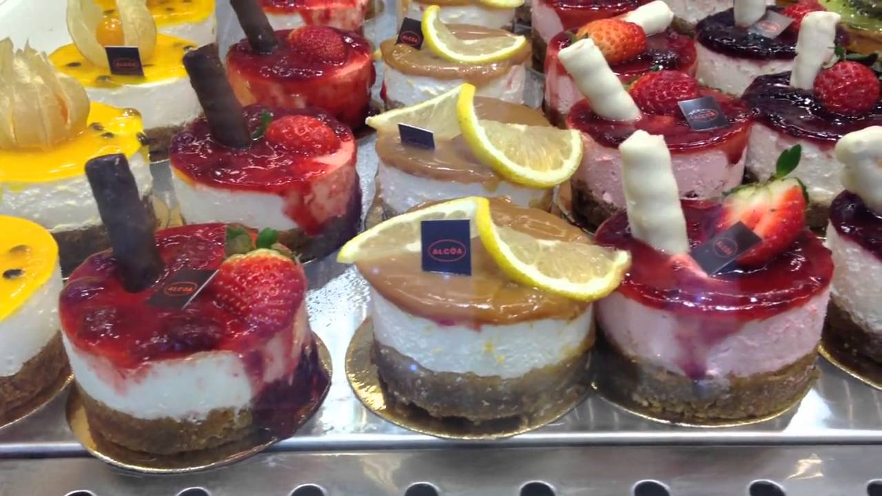 Doces da Pastelaria Alcôa - YouTube