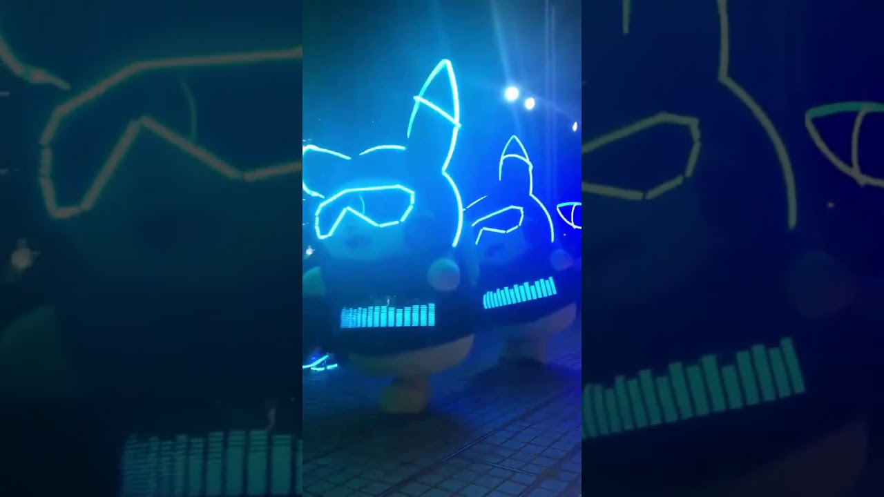 LED Pikachu walk - YouTube