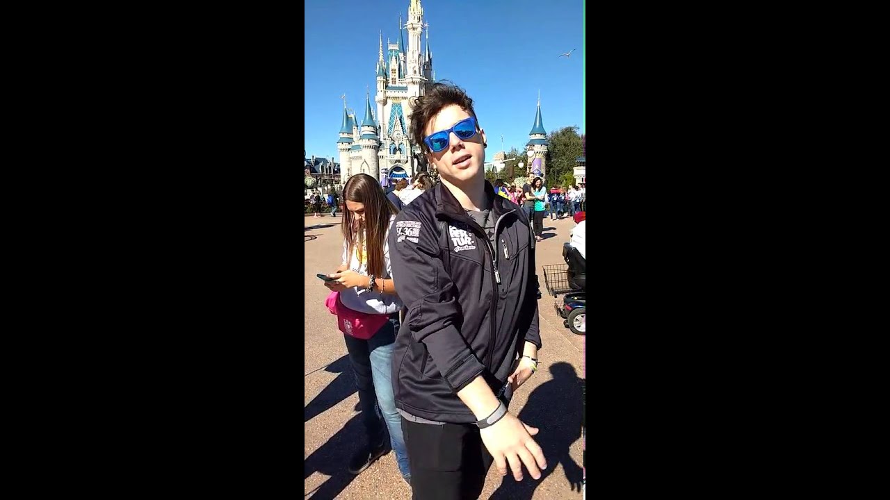 Lucas castel manda saludos a los fans - YouTube