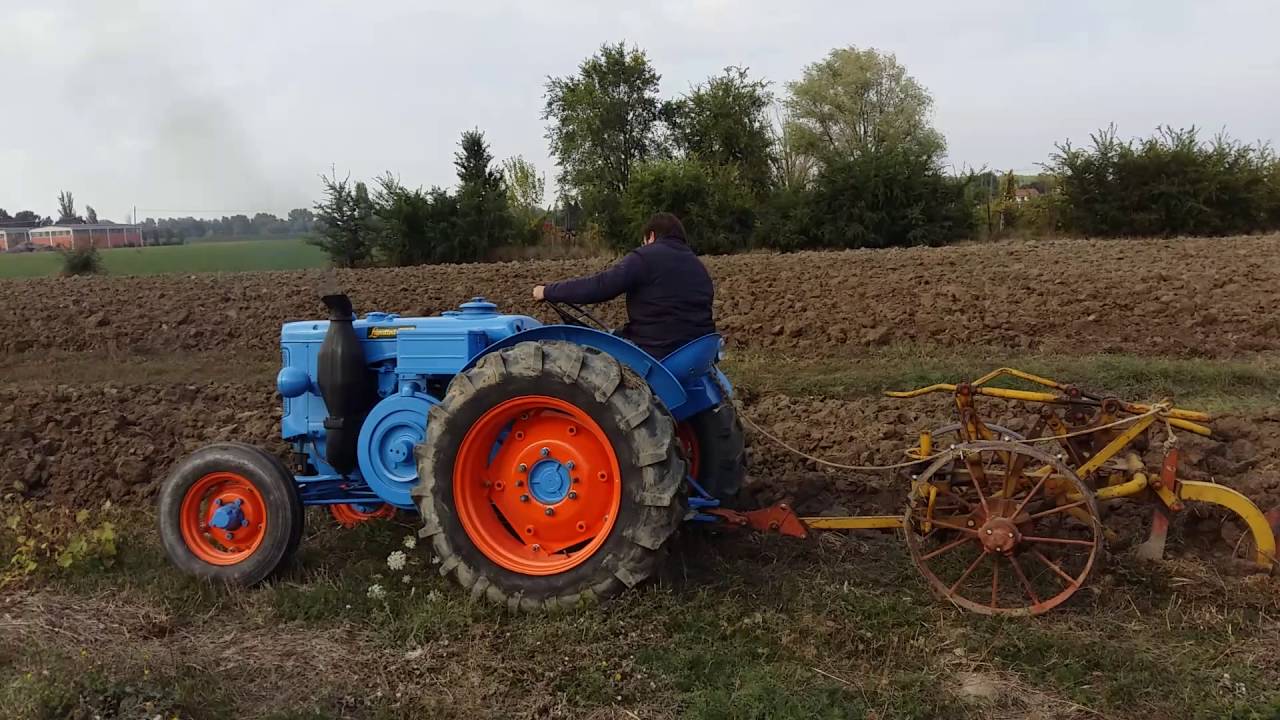 Landini 35/8 in aratura - YouTube