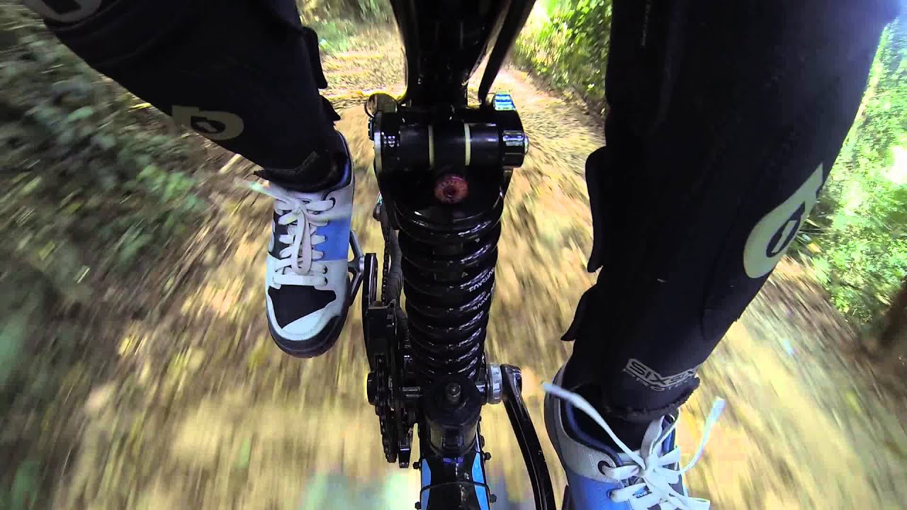 Fox DHX RC2 shock workin' on Norco Aurum - YouTube