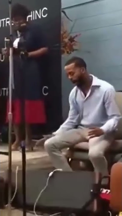 Keyboard player crashes the set !!! 😱 #shorts - YouTube