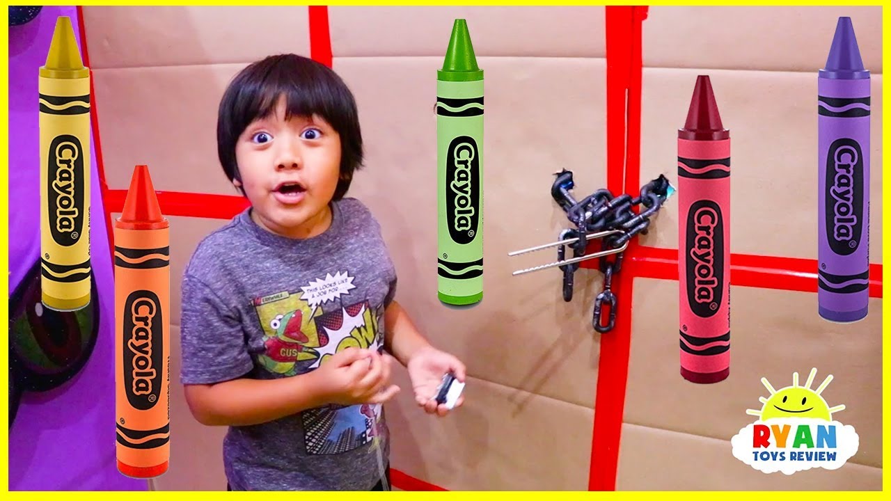 Ryan Pretend Play Giant Box Fort Maze and Learn Colors with Crayons ...