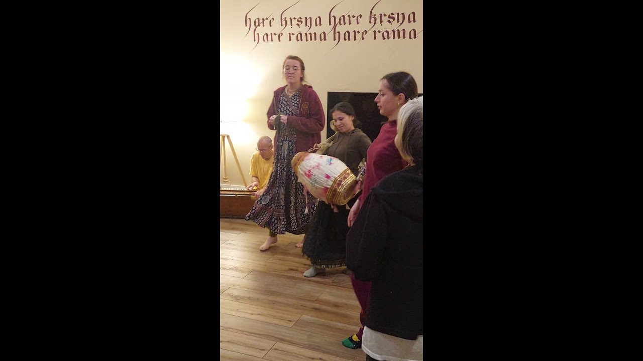 Janaki Devi Dasi Chants Hare Krishna During Final Kirtan at ISKCON NYC ...