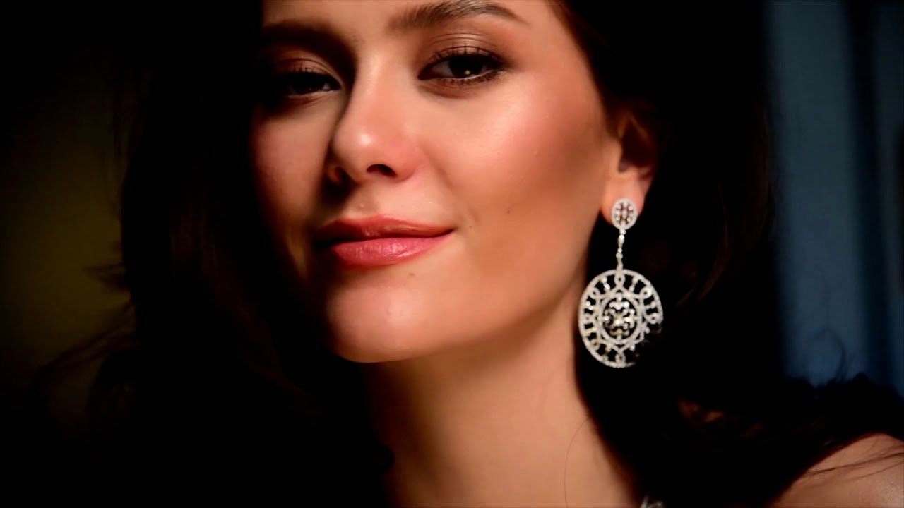 Meet Miss Universe Thailand 2017 Maria Poonlertlarp - YouTube
