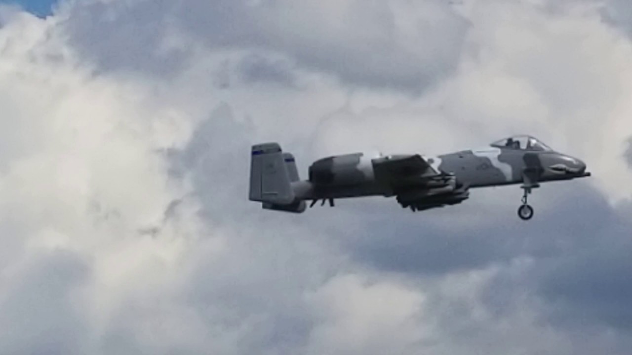 Freewing A-10 Thunderbolt can it take a Hard landing let's see. - YouTube