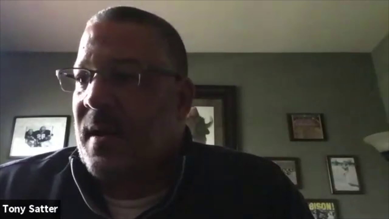 Tony Satter: NDSU's Split Back Veer Offense - YouTube