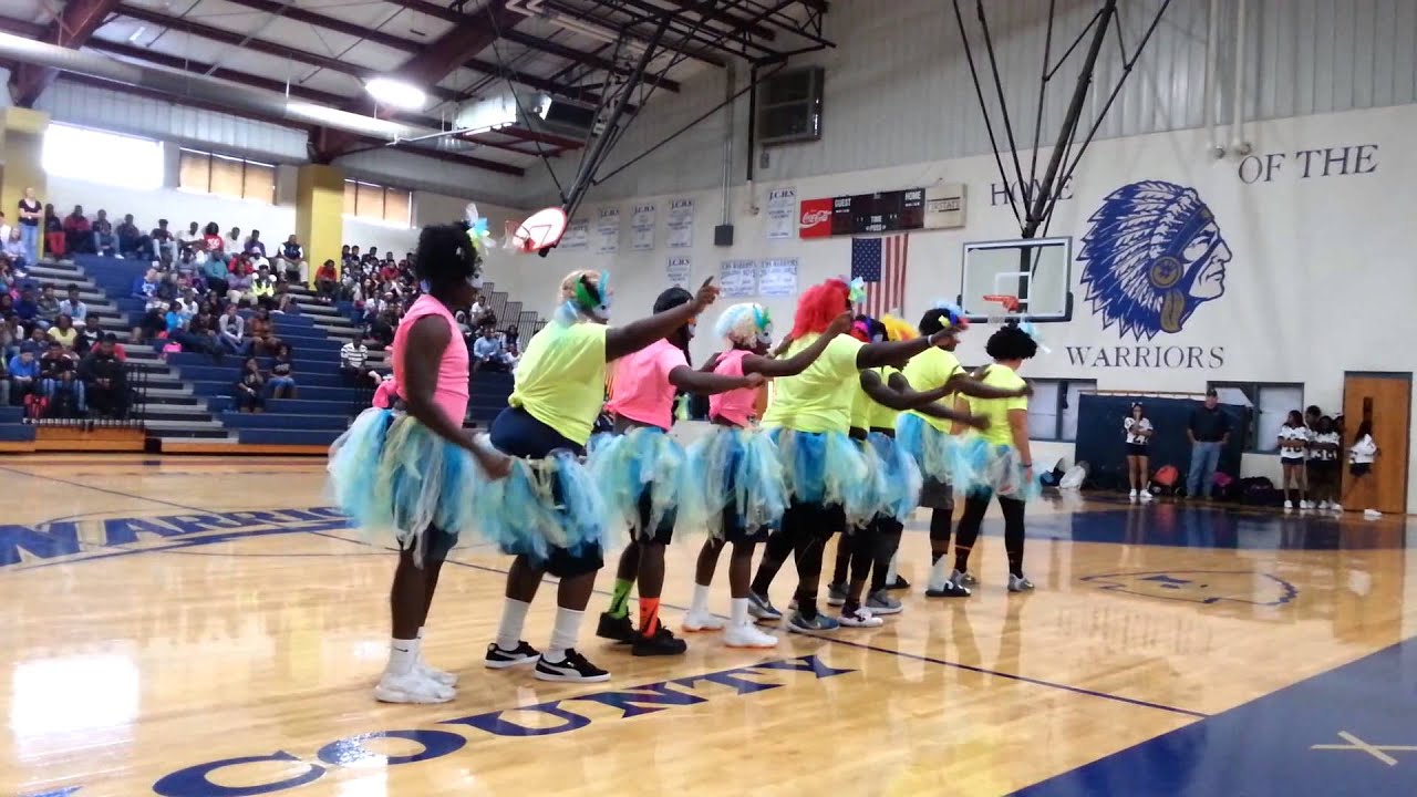 2015 11 6--Senior/Powder Puff Pep Rally - YouTube
