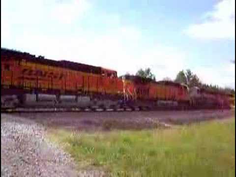 BNSF 9935 - YouTube